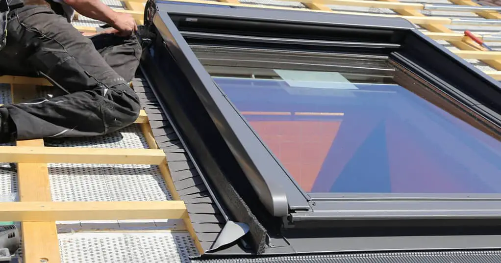 Installer une fenêtre de toit (Vélux)