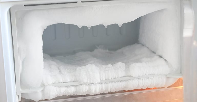 4 astuces pour dégivrer son frigo rapidement