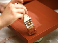 Peindre du contreplaqué.